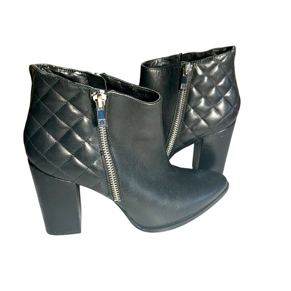 Ivanka Trump | Shoes | Ivanka Trump Riley Quilted Side Black Leather ...